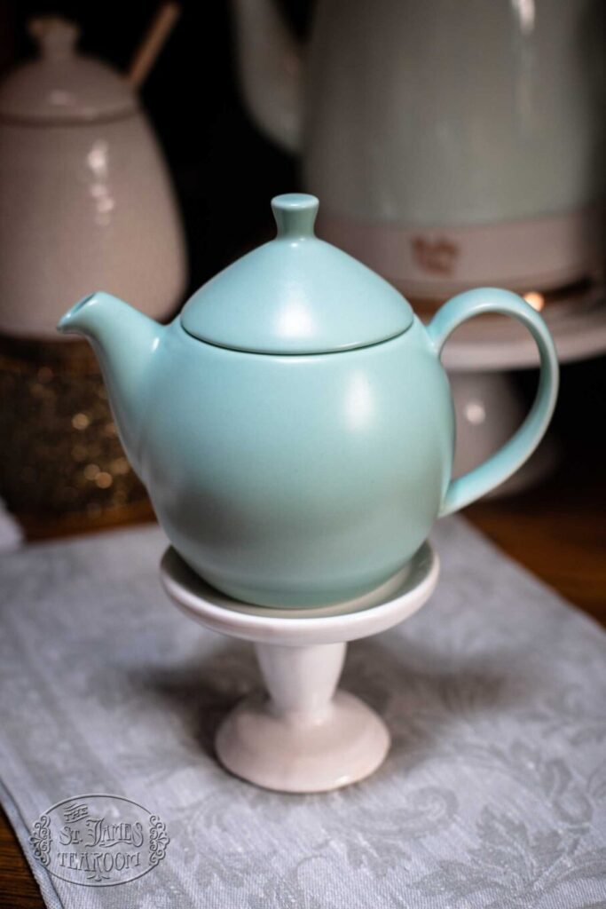 FORLIFE: Dew Teapot with Basket Infuser - St. James SHOP